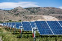 NEXTracker's self-powered, horizontal axis solar tracking system ...