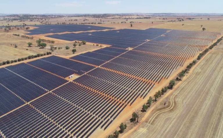 100MW Bomen solar farm begins production | Solar Choice